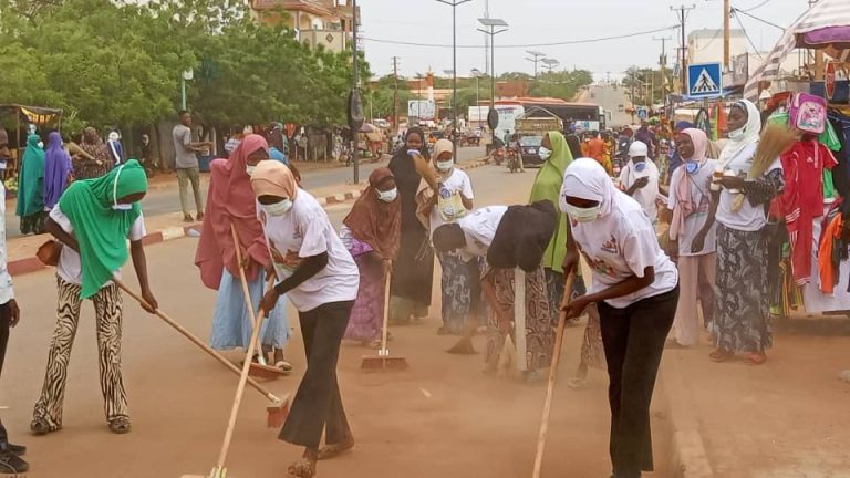 Tahoua : La COSNAS organise une journée de salubrité en prélude au ...